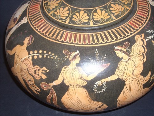CLASSICAL GREEK POTTERY PYXIS : CLASSICAL RED FIGURED PYXIS WITH